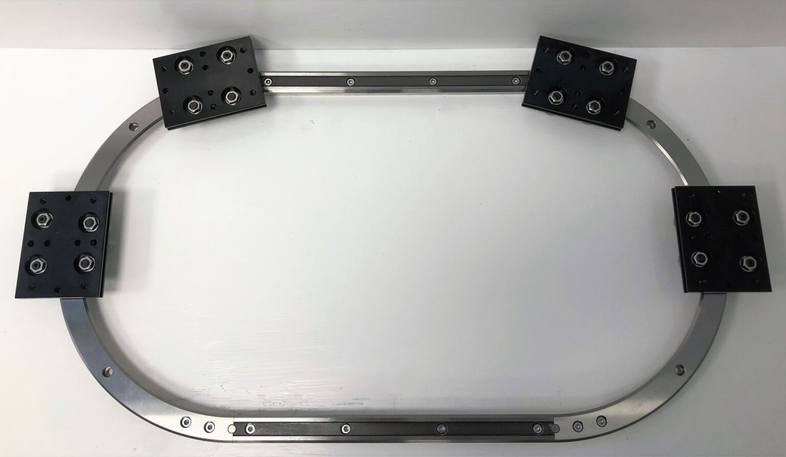4080.CR25 Full 360° Steel Ring V Rail. 1,200-3,000N radial load/slide ...